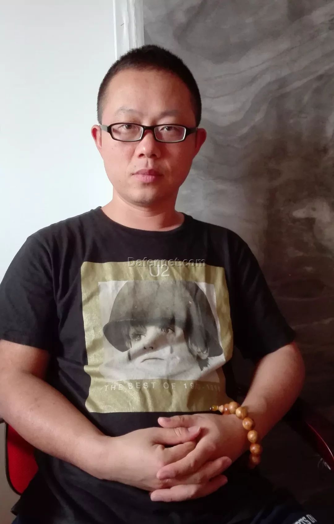 Yang Wen: The Dafen Village Artist Who Paints The Forgotten Corners Of ...